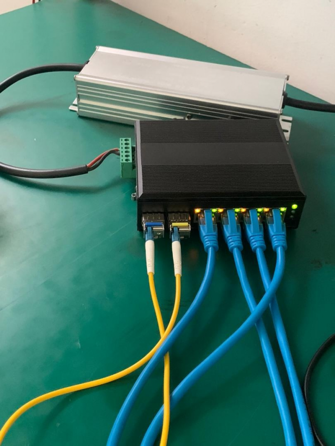 Unmanaged 24V 6 Port Rugged Ethernet Switch Industrial Full Gigabit Based